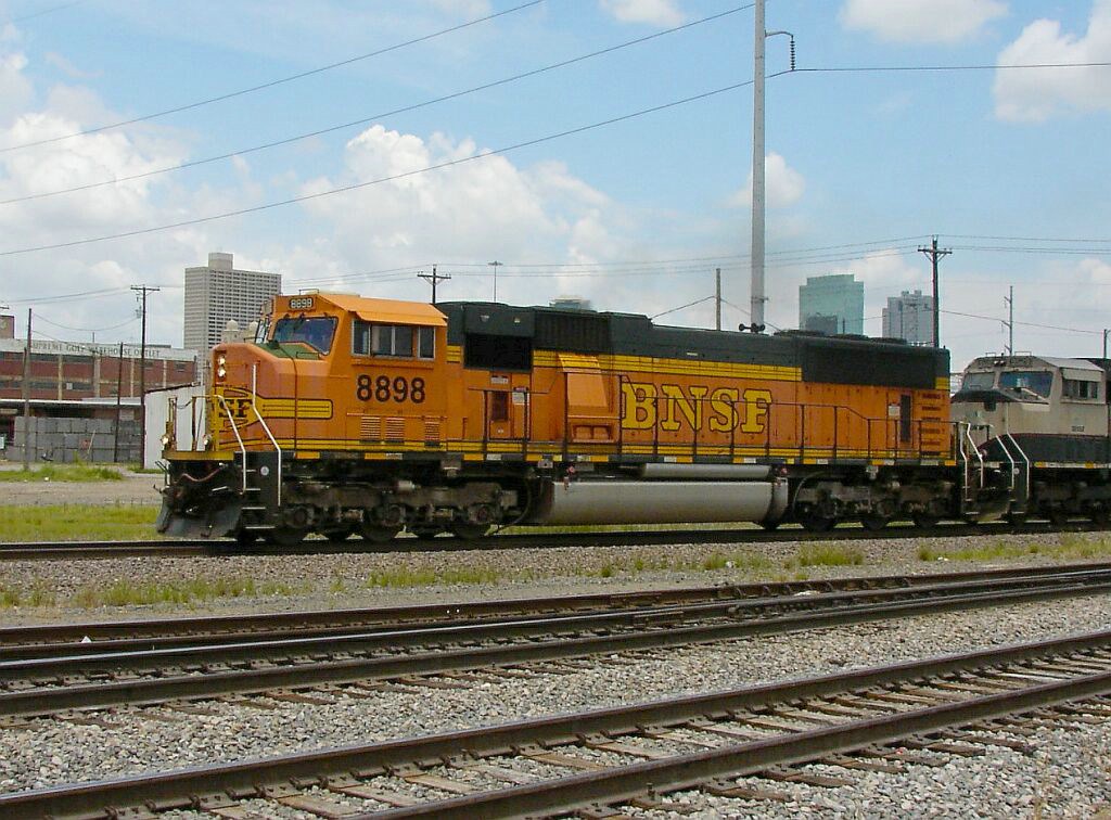 BNSF 8898